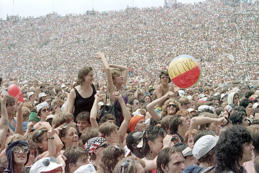 Led Zeppelin Live Crowd
